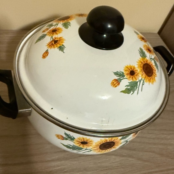 Kitchen | Vintage Sunflower Enamel Cookware Pans W Lids Set Of 2 Retro ...